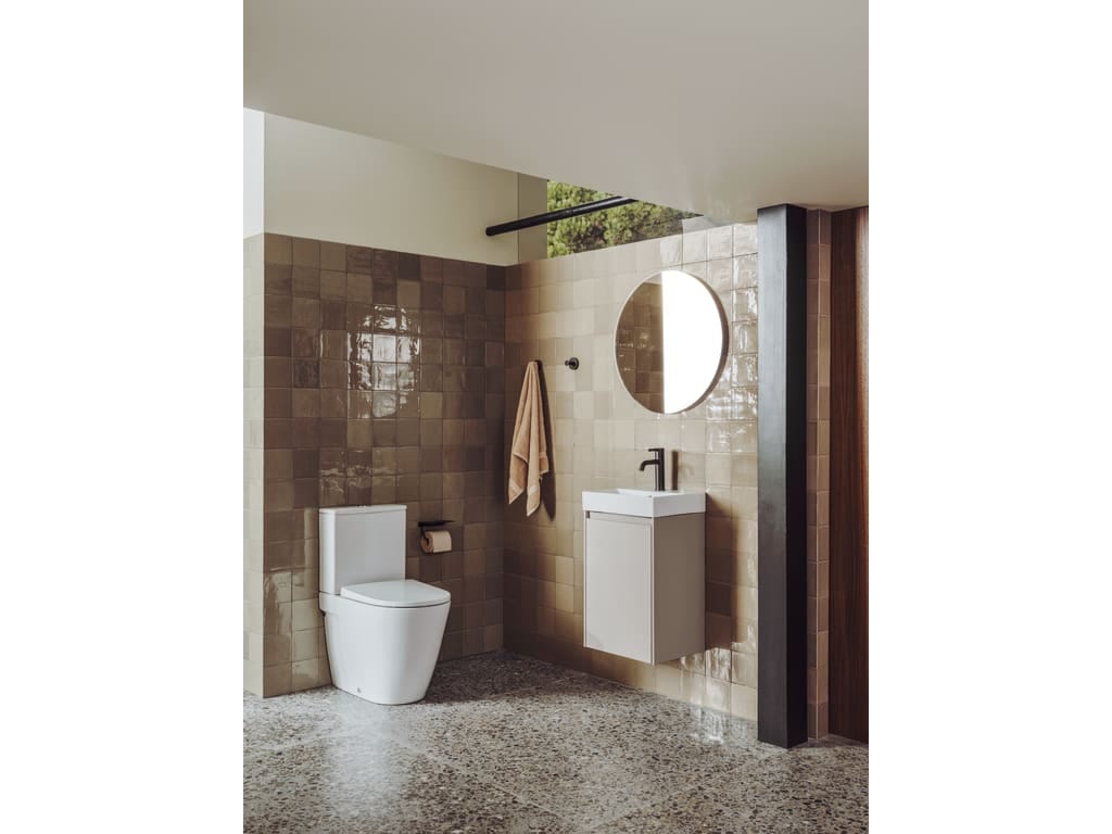 Roca Ona: Rimless Close Coupled Toilet With Dual Outlet : Bathroom Planet