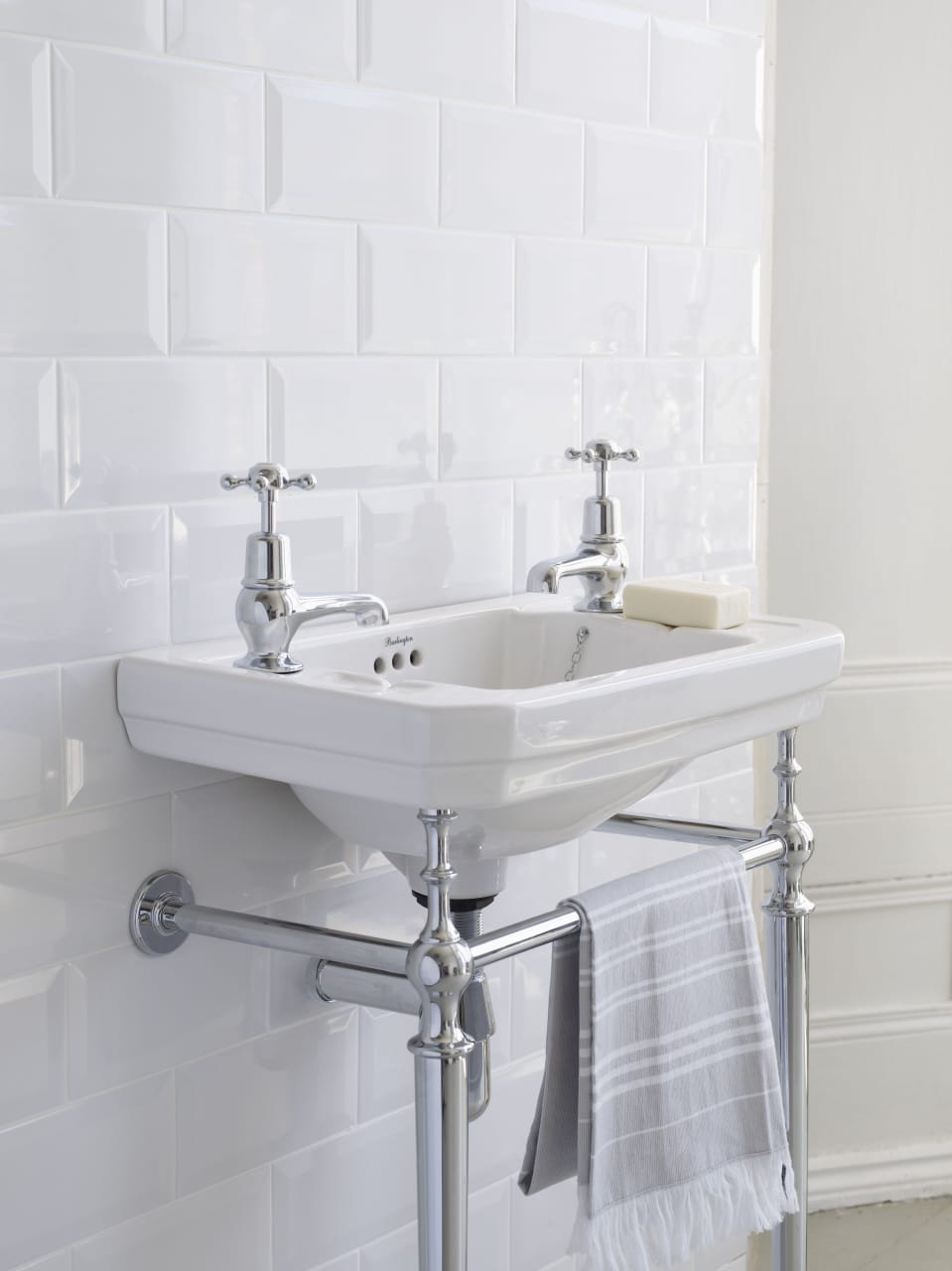 Burlington Victorian 560mm Basin : Bathroom Planet